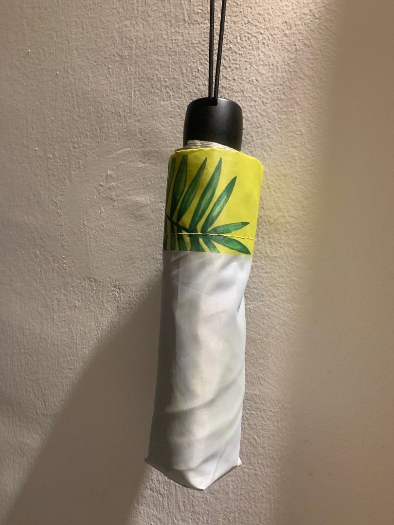 2 for $7 Long and Short Umbrella New, Hobbies & Toys, Travel, Umbrellas ...