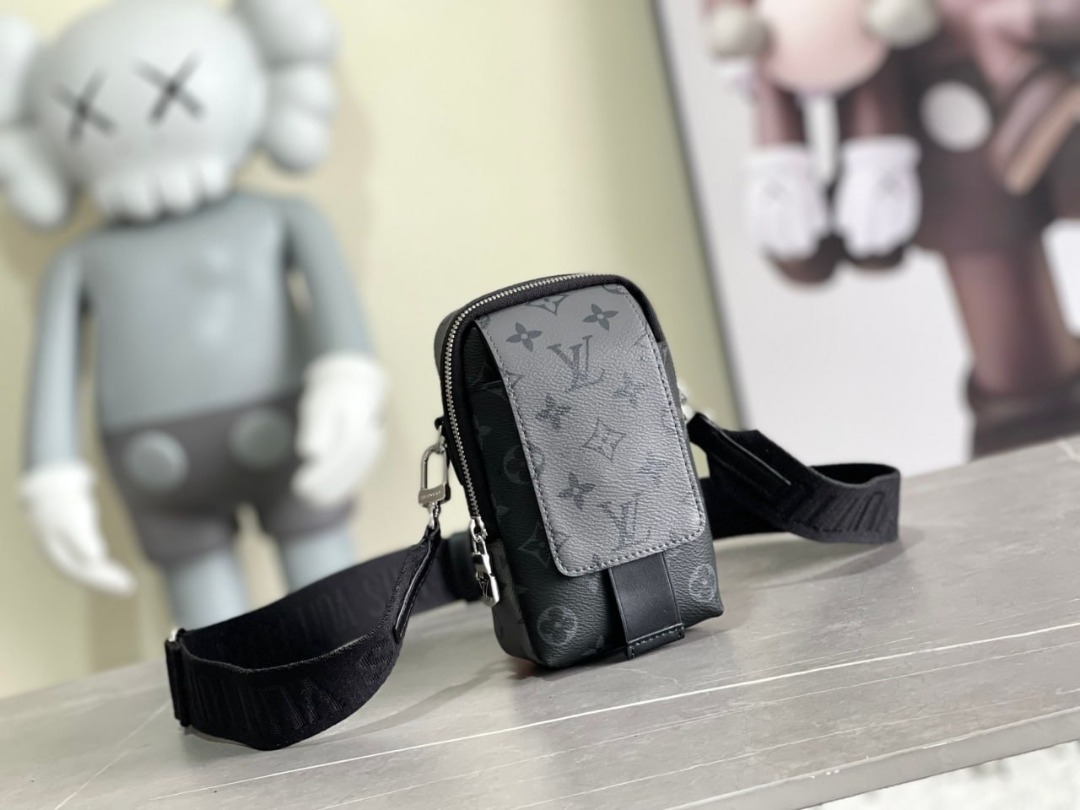 LV PHONE WEARABLE POUCH, Luxury, Bags & Wallets on Carousell