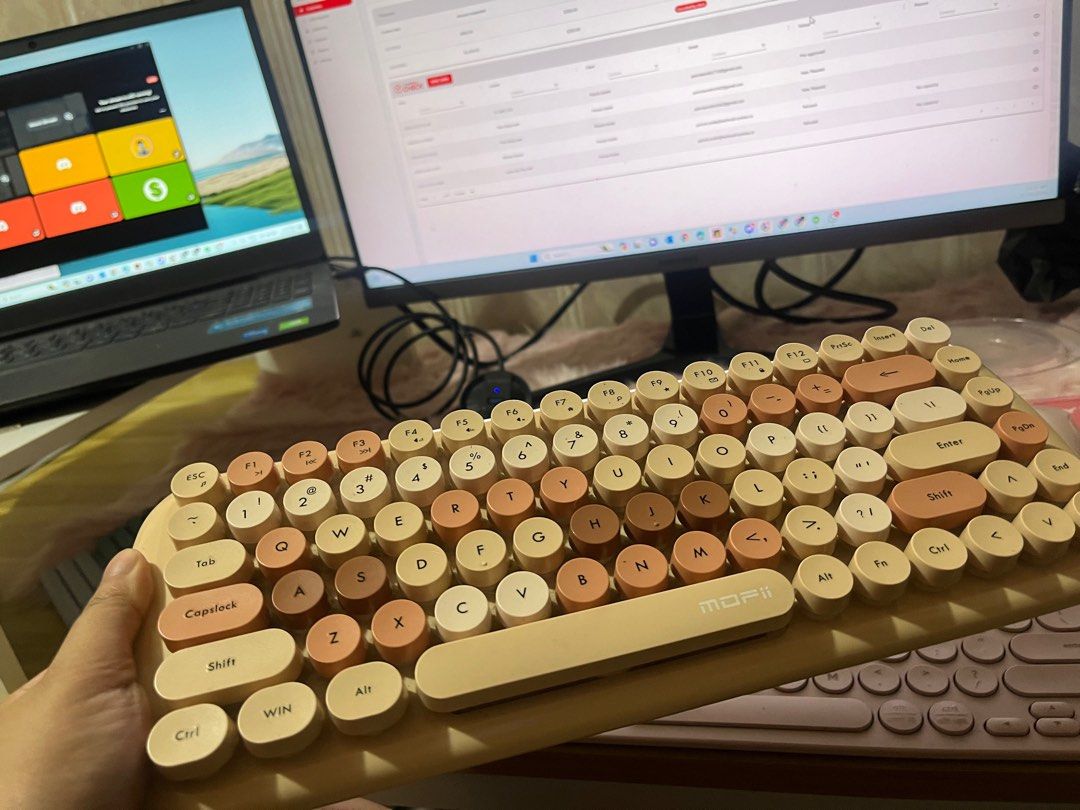 MOFII WIRELESS MECHANICAL KEYBOARD, Computers & Tech, Parts ...