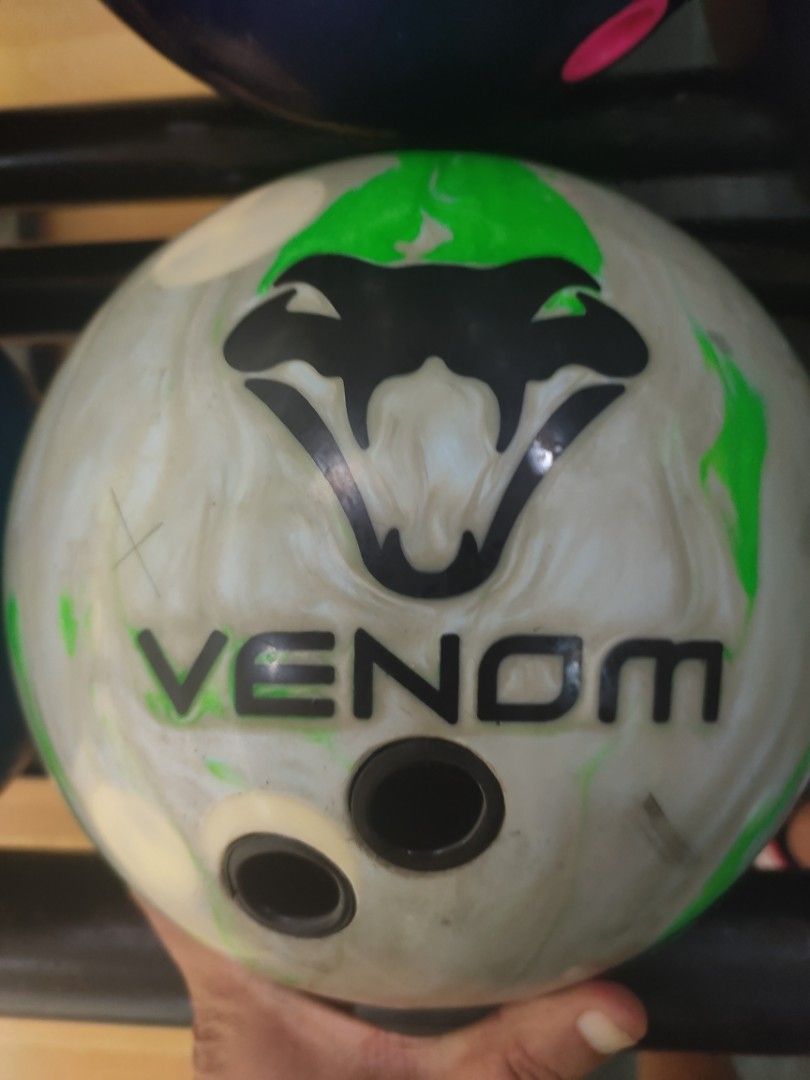 Motiv venom bowling ball, Sports Equipment, Sports & Games, Billiards ...