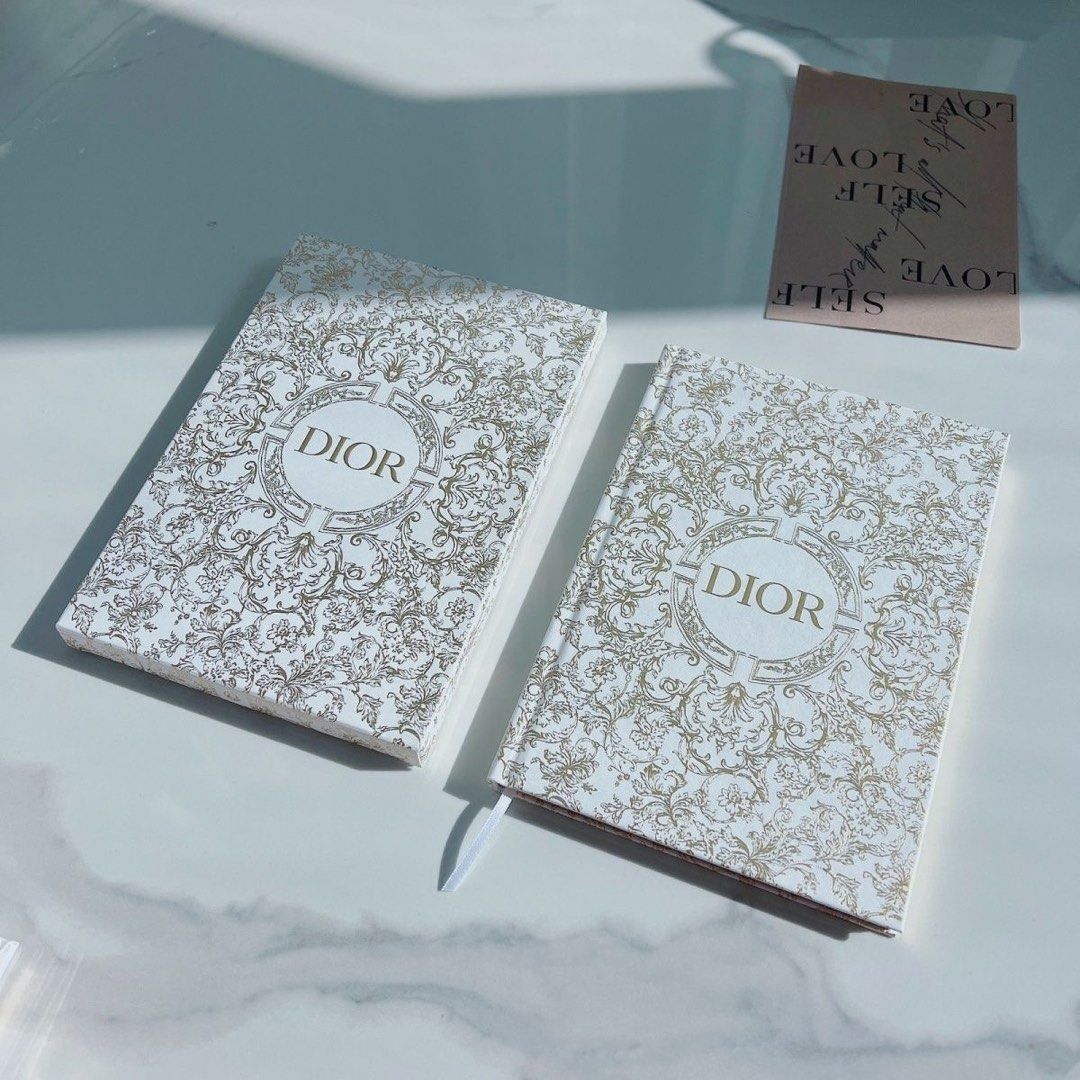 Pre order: 1pc diorstyle 2023 Christmas Notebook, High-Looking Account ...