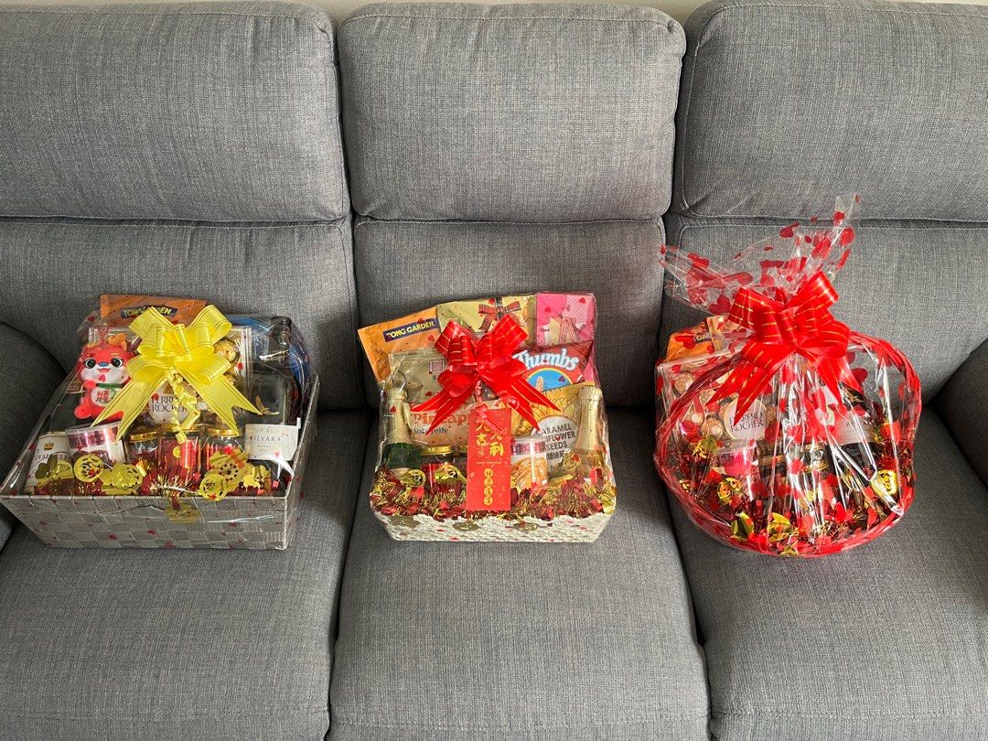 PREMIUM CNY HAMPERS FREE DELIVERY AND GREETING STICKERS. 10 SETS ...