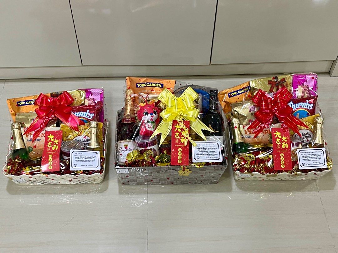 PREMIUM CNY HAMPERS FREE DELIVERY AND GREETING STICKERS. 10 SETS ...