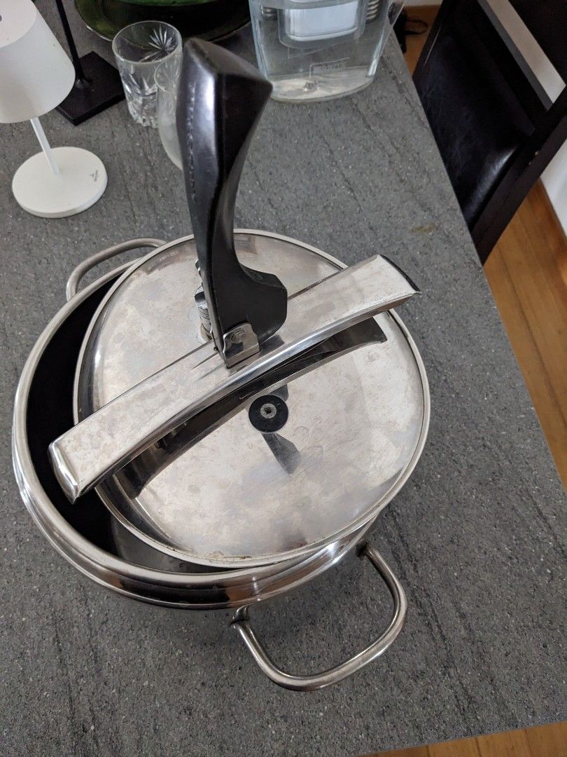 Pressure Cooker Pan, Large, Furniture & Home Living, Kitchenware ...
