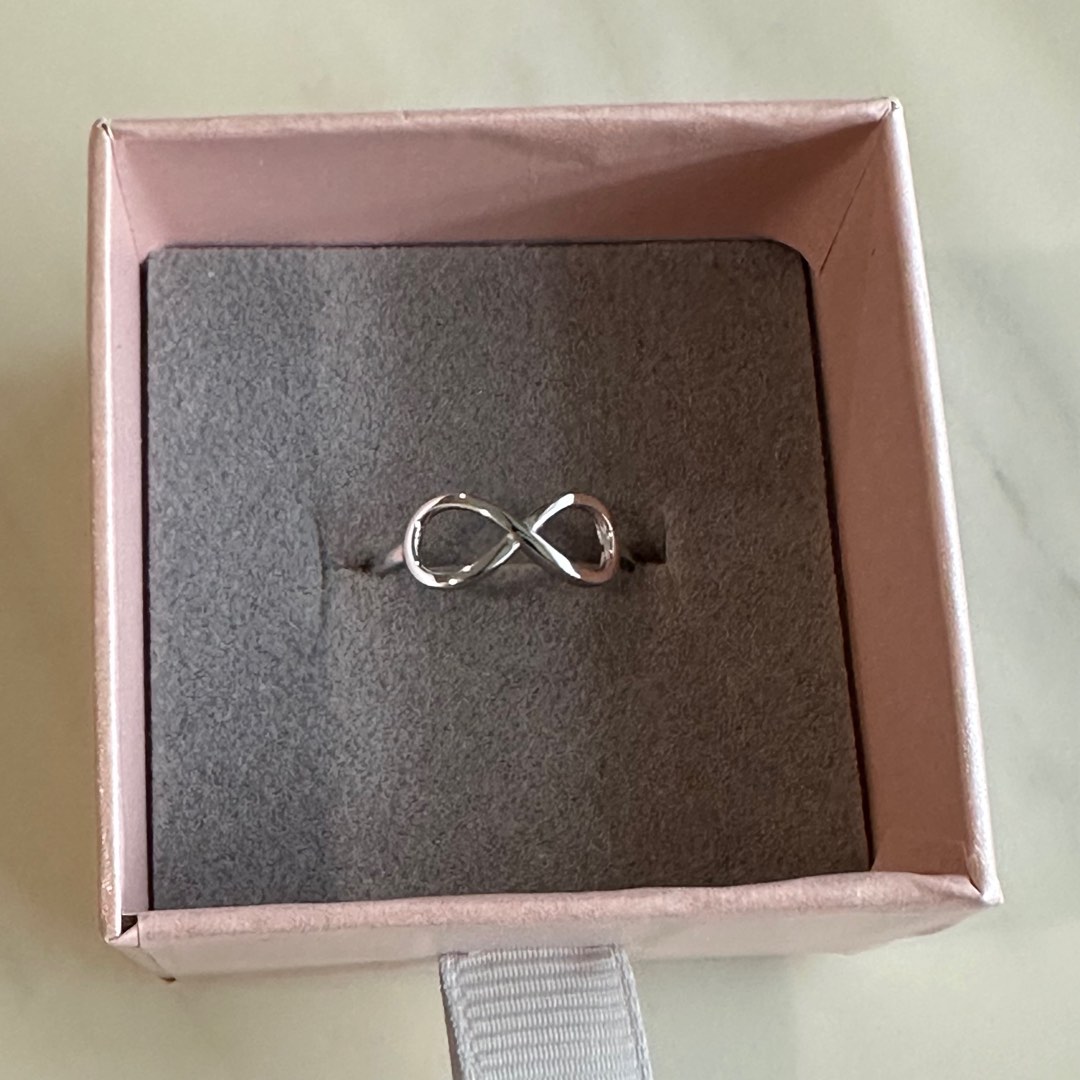 S925 Silver Infinity Shaped Ring, Women's Fashion, Jewelry & Organisers, Rings on Carousell