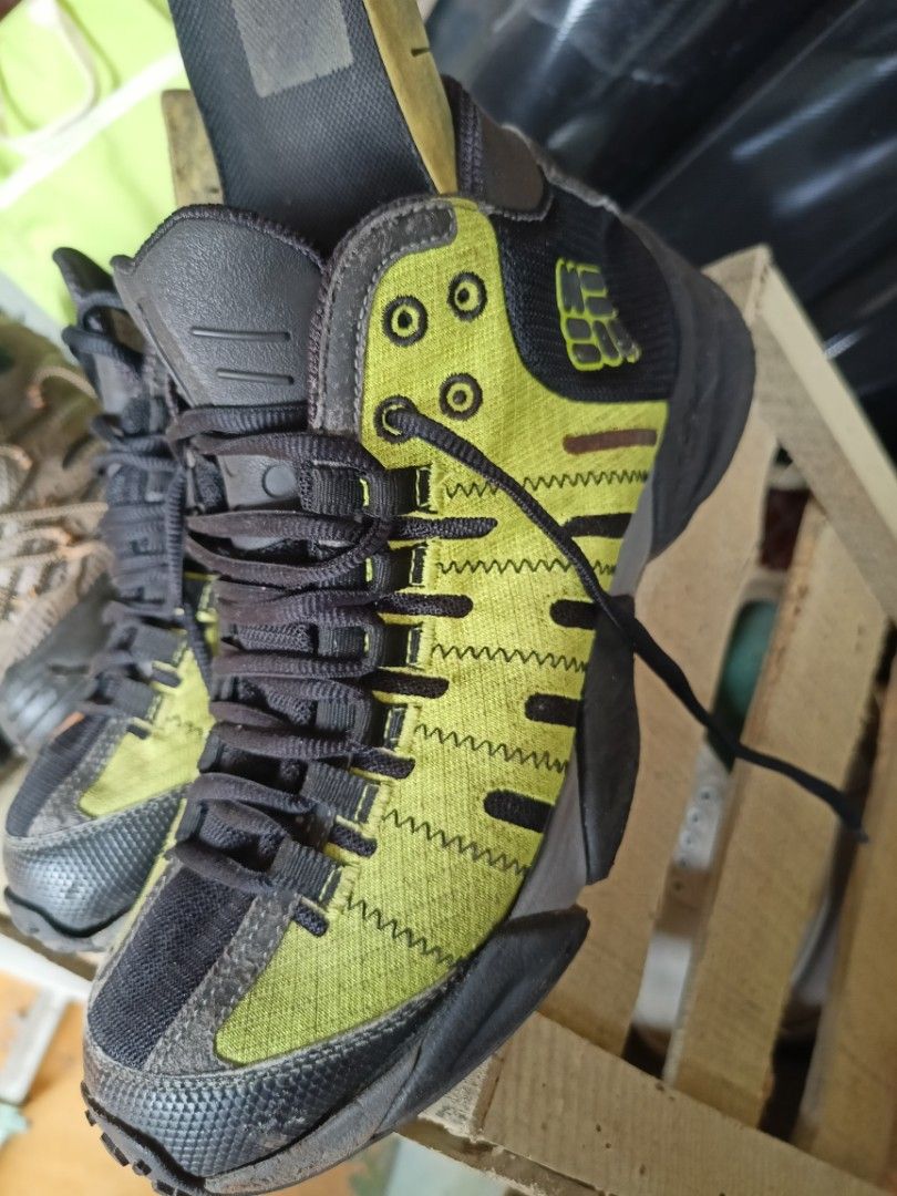 Sepatu gunung, Fesyen Pria, Sepatu , Sepatu Boot di Carousell