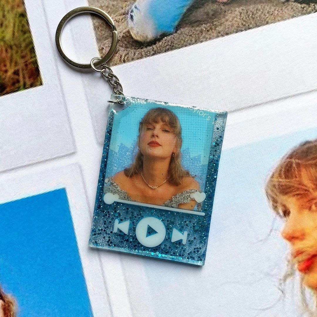 taylor swift keychain, Hobbies & Toys, Stationery & Craft, Handmade Craft on Carousell