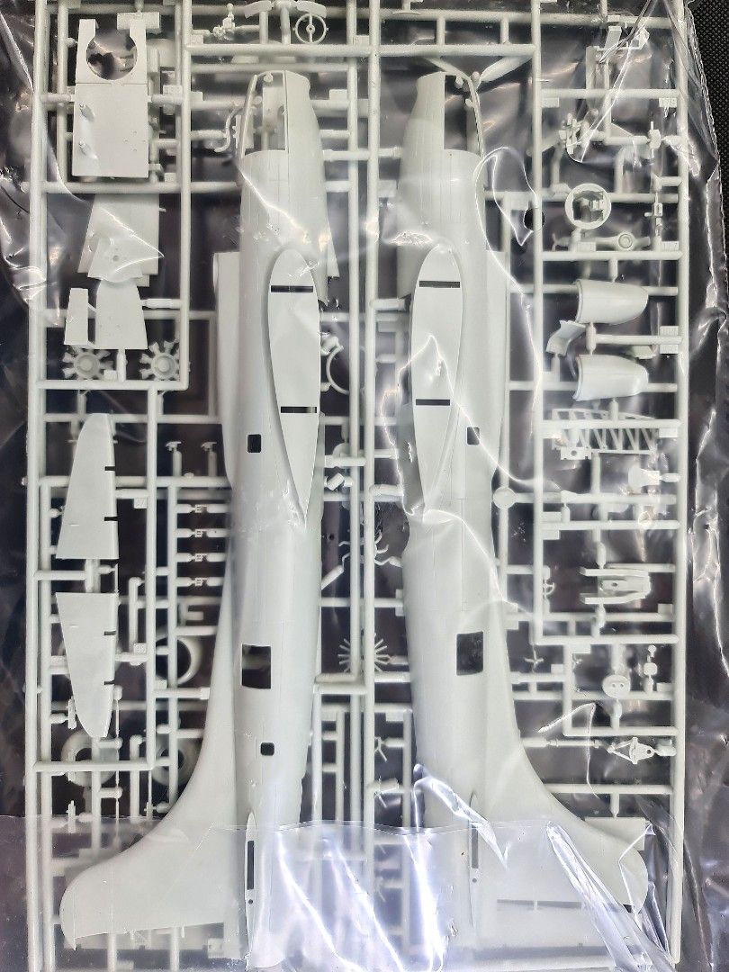 1/72 Revell #04279 USAF B-17F Flying Fortress "Memphis Belle" (2nd ...