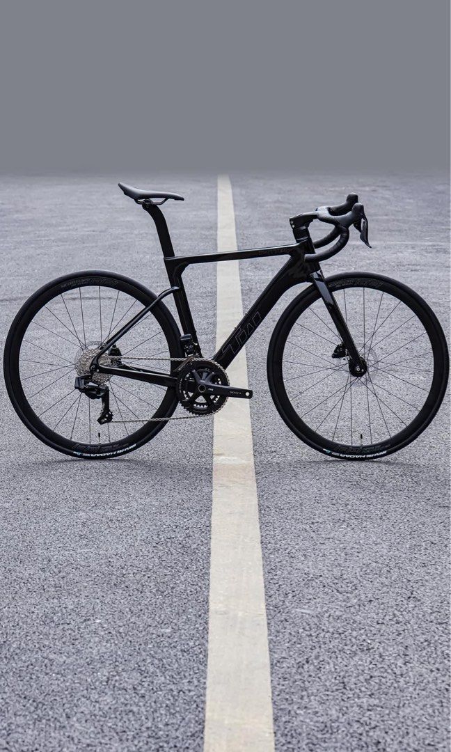 2024 TWITTER R15 PRO 電變24速 桶軸油剎 鋁輪/ 碳輪 碳纖維公路車 送水架前後蛙燈叮叮, 運動產品, 單車及配件 ...