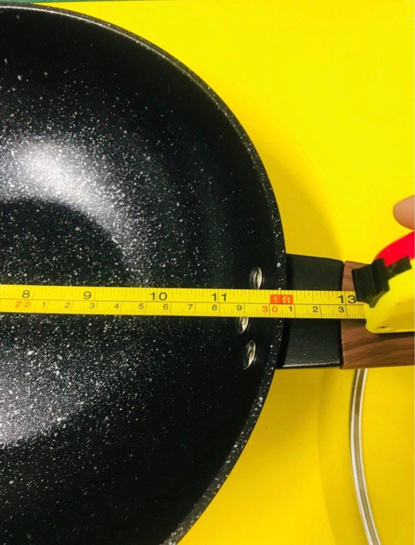 30 cm frying pan w lid, Furniture & Home Living, Kitchenware ...