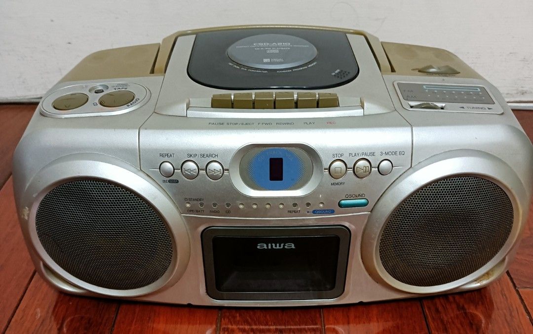 aiwa 愛華CSD-A210HT手提CD收錄音機, 耳機及錄音音訊設備, 可攜式音響設備在旋轉拍賣