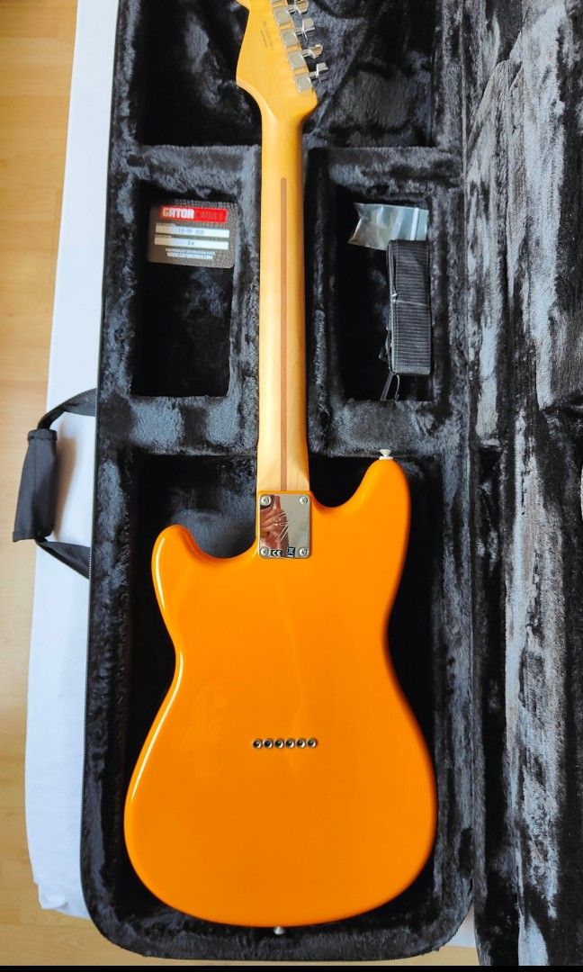 Fender Duo Sonic MIM, Hobbies & Toys, Music & Media, Musical ...