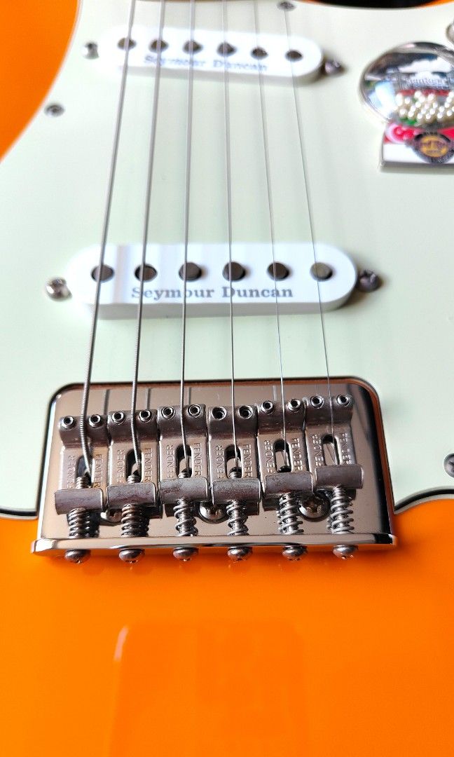 Fender Duo Sonic MIM, Hobbies & Toys, Music & Media, Musical ...