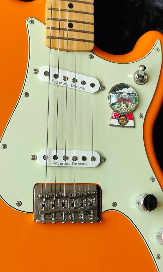Fender Duo Sonic MIM, Hobbies & Toys, Music & Media, Musical ...