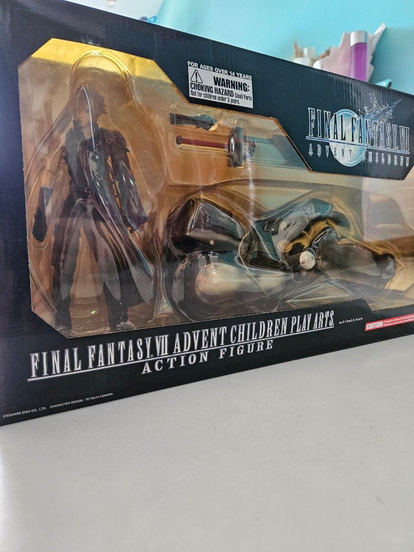 Final Fantasy Advent Children - Cloud with motorcycle Fenrir, Hobbies ...