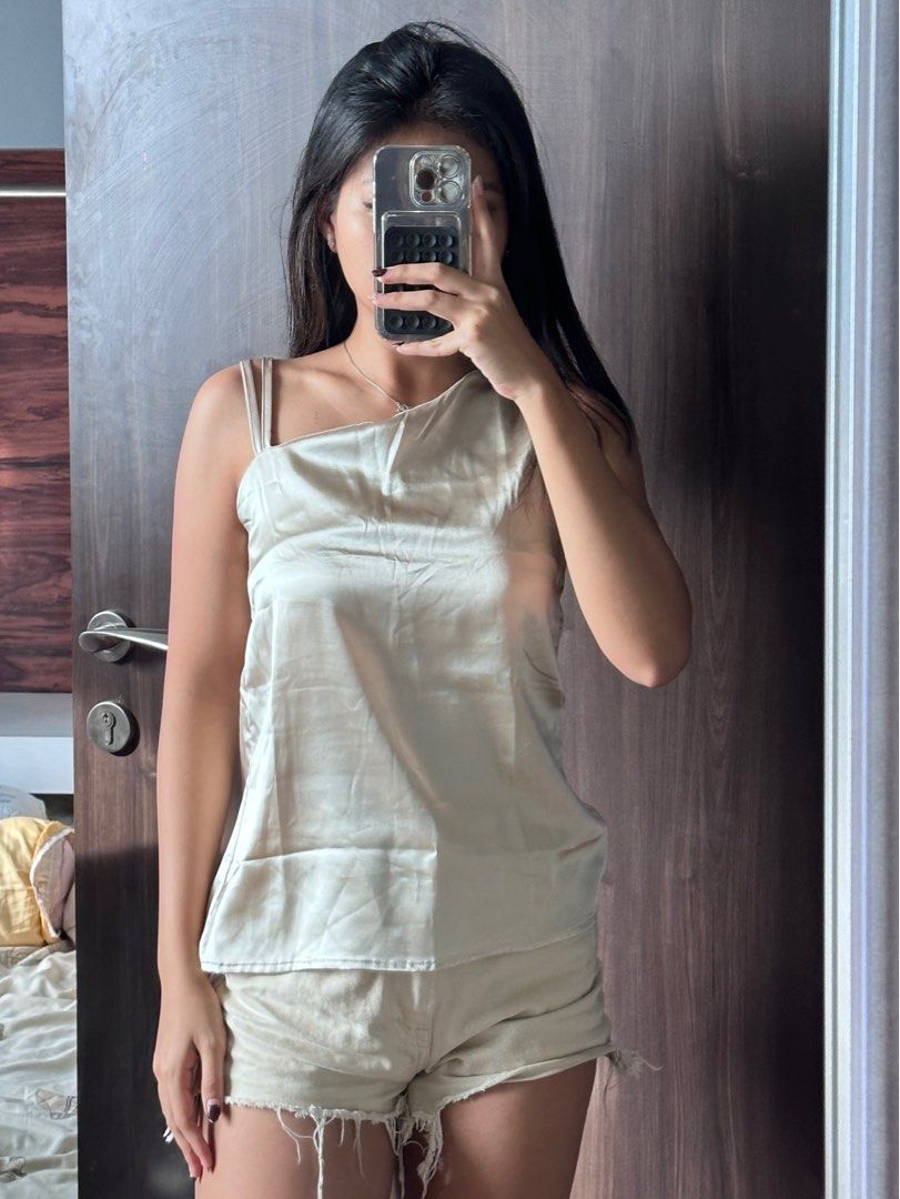 Gold silk / satin top // atasan emas putungan, Fesyen Wanita, Pakaian Wanita, Atasan di Carousell
