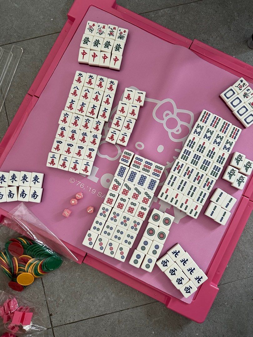 Hello Kitty Mahjong Set - portable, Hobbies & Toys, Toys & Games on ...