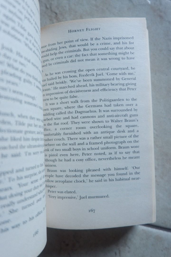 Hornet Flight & Paper Money by Ken Follett [2 Books in 1], Hobbies ...