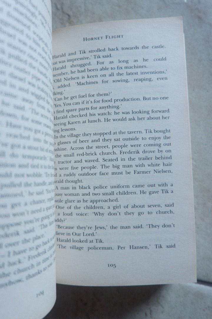 Hornet Flight & Paper Money by Ken Follett [2 Books in 1], Hobbies ...