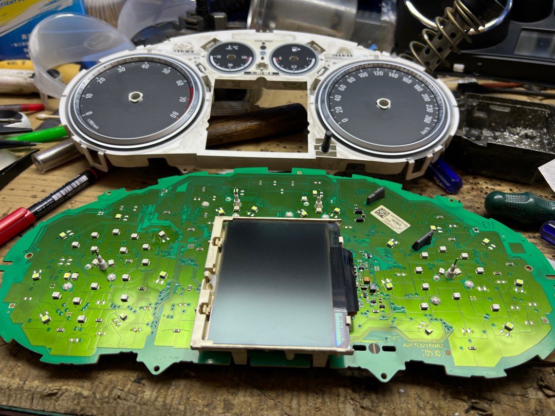 LCD Screen, Car Accessories, Car Workshops & Services on Carousell