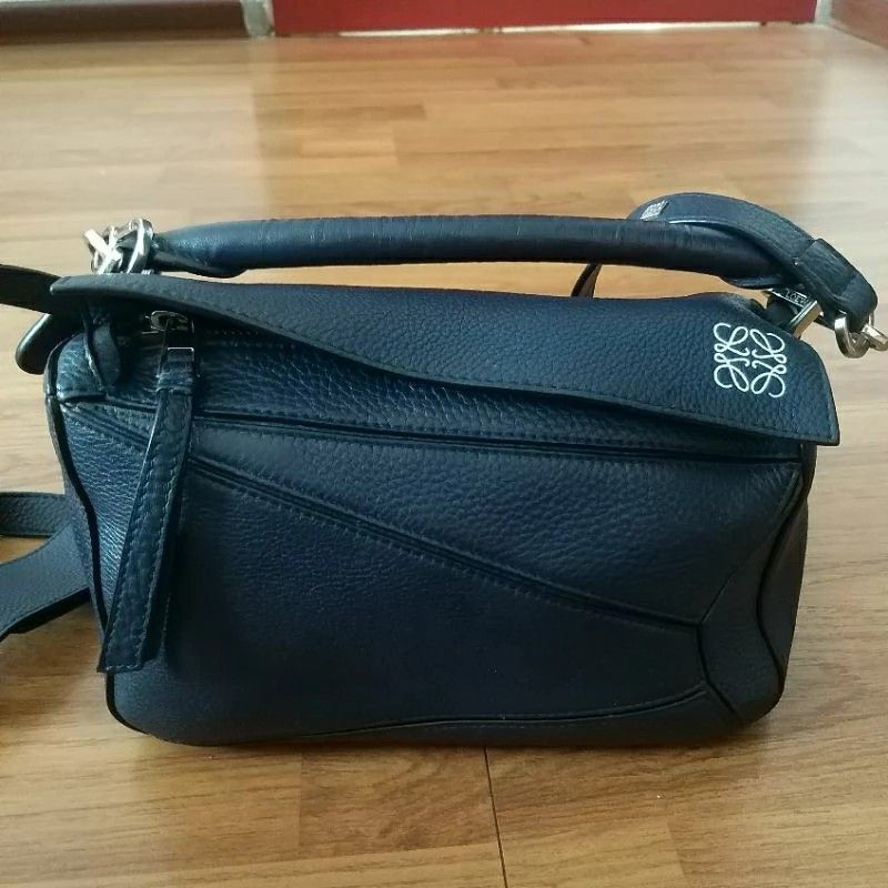 LOEWE MADE IN SPAIN FULL KULIT ASLI, Barang Mewah, Tas & Dompet di ...