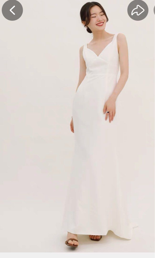 Minimalist white maxi dress, Women's Fashion, Dresses & Sets, Evening ...