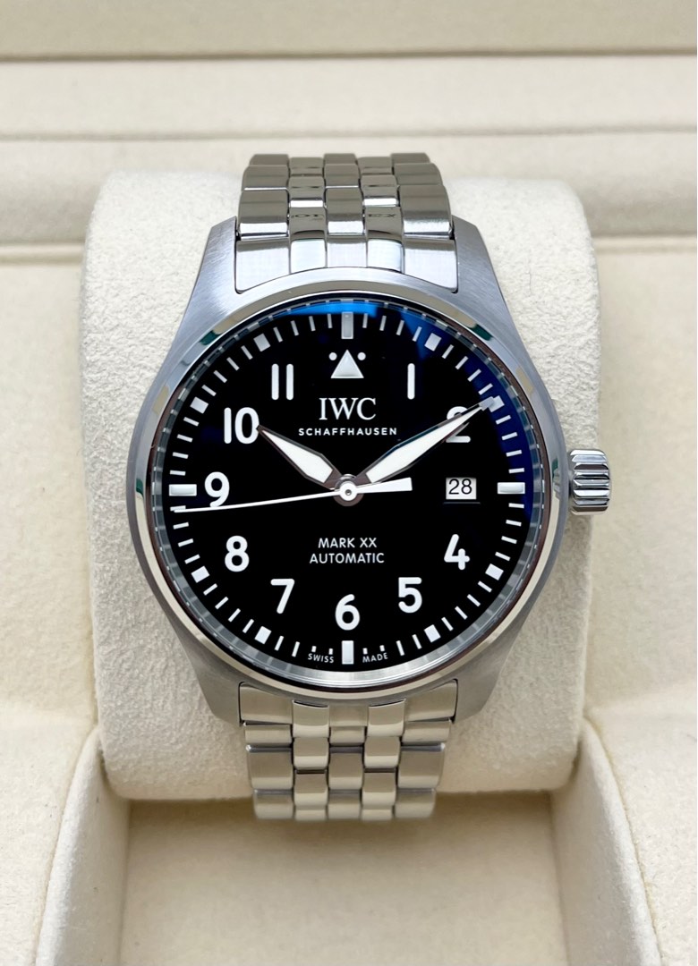 Mint 2023 IWC Pilot’s Watch Mark XX 20 IW328202 Black dial bracelet, Luxury, Watches on Carousell