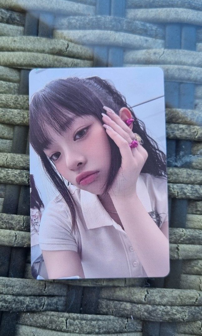 NEWJEANS HANNI GET UP PHOTOCARD, Hobbies & Toys, Memorabilia ...
