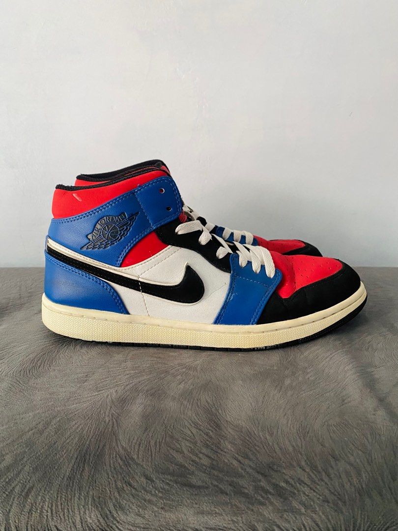 Nike Air Jordan 1 Mid Top 3, Fesyen Pria, Sepatu , Sneakers di Carousell