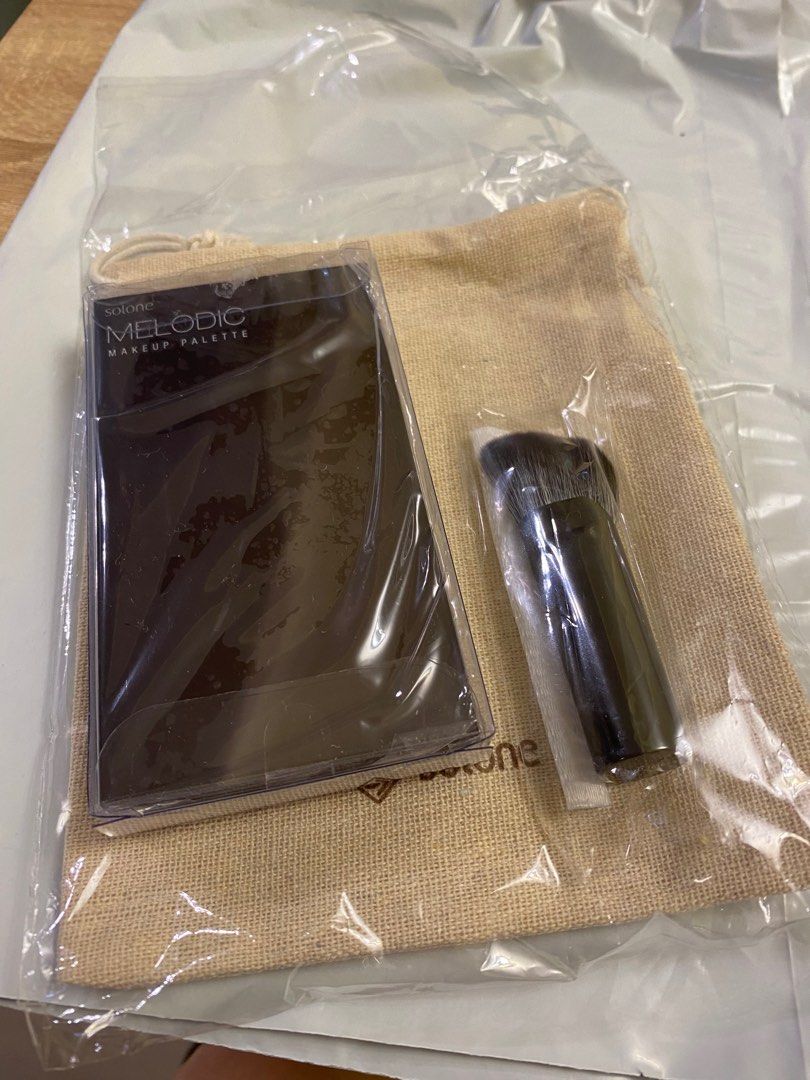 Solone 訂製4色頰彩盤(頰彩2.5x4入＋刷具1支), 香水、美妝、保養, 臉部彩妝、保養與清潔, 化妝品在旋轉拍賣