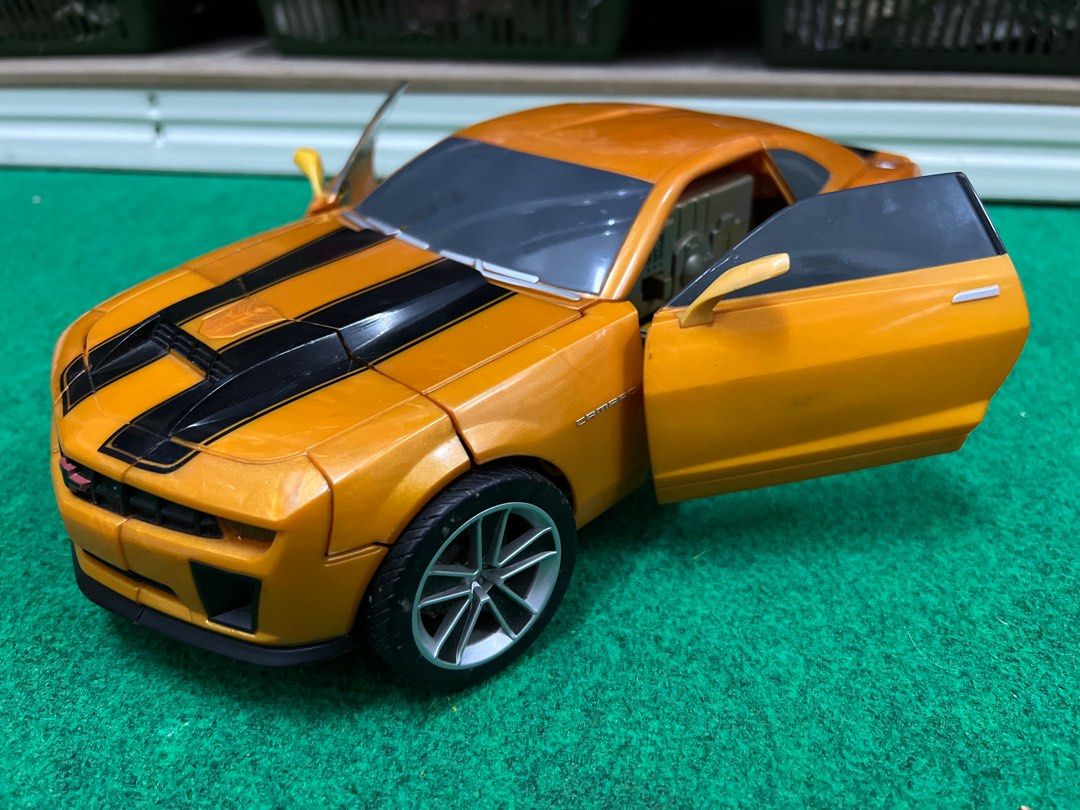 Transformers Ultimate Bumblebee Action Figure, Hobbies & Toys, Toys ...