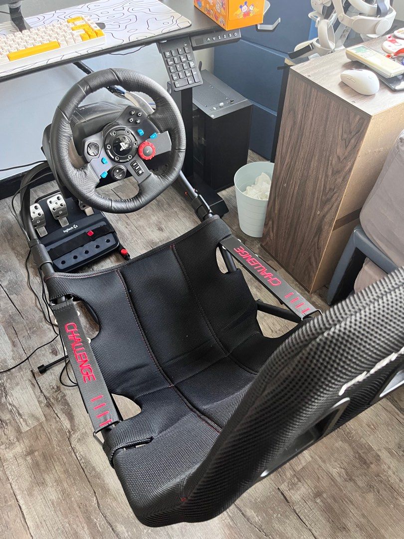 URGENT Logitech G29 + Foldable Playseat challenge set (with magnetic ...