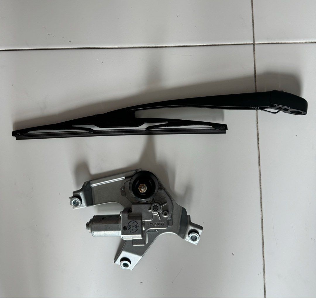 Used 2023 Honda HRV / Vezel original rear wiper set, Car Accessories ...