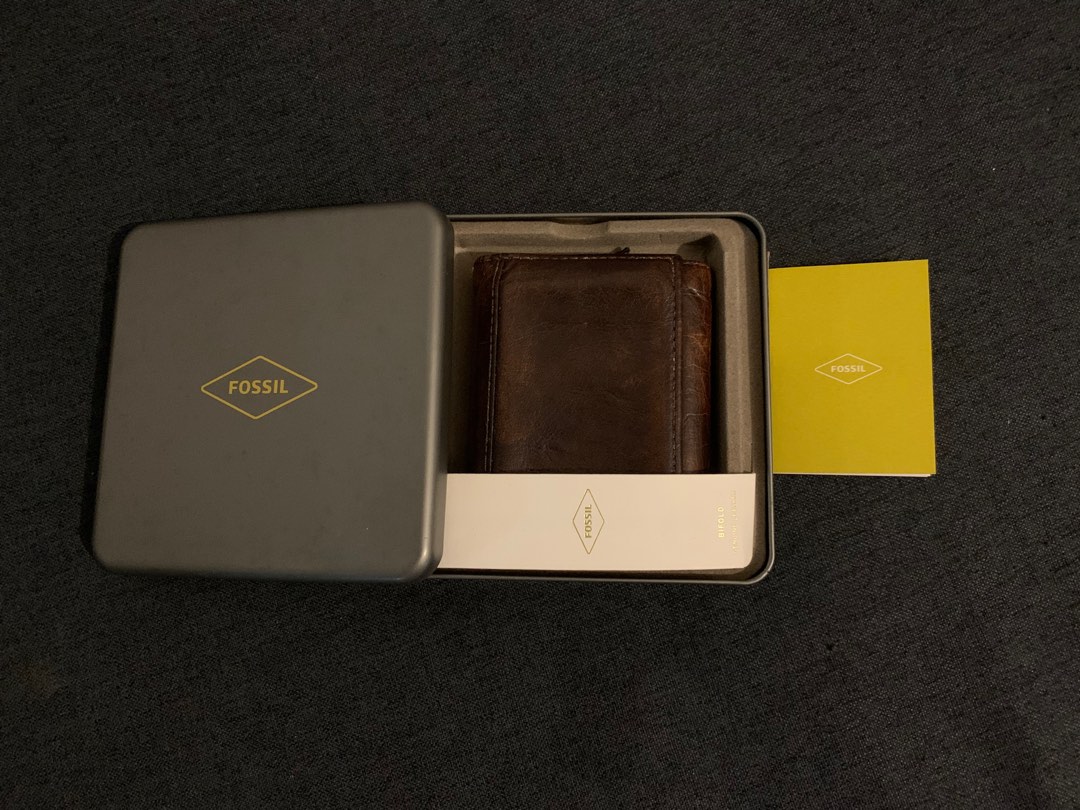 Fossil Trifold Wallet, Men's Fashion, Watches & Accessories, Wallets ...