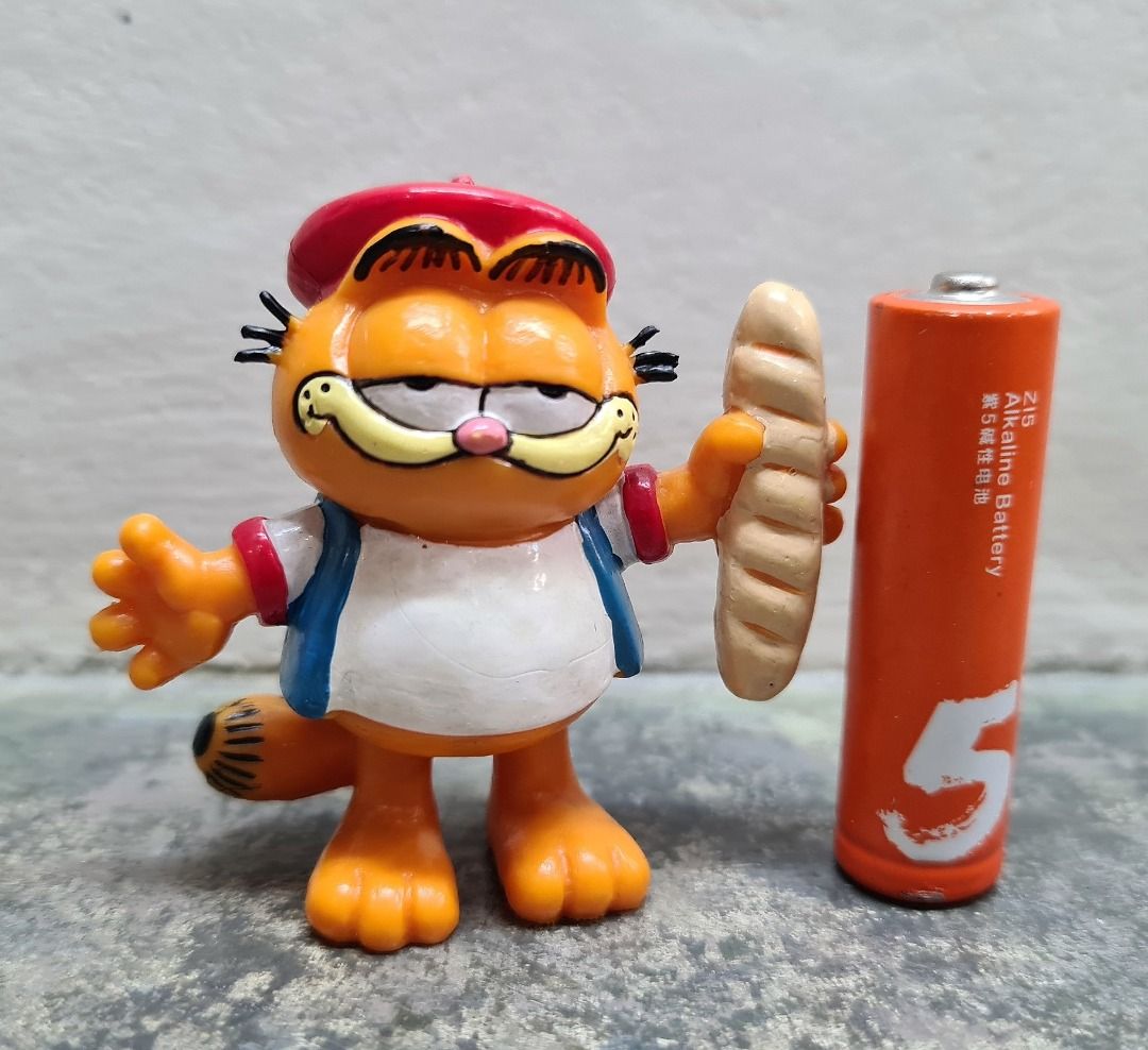 FRENCH GARFIELD - United Feature Syndicate PVC Figure, Hobbies & Toys ...