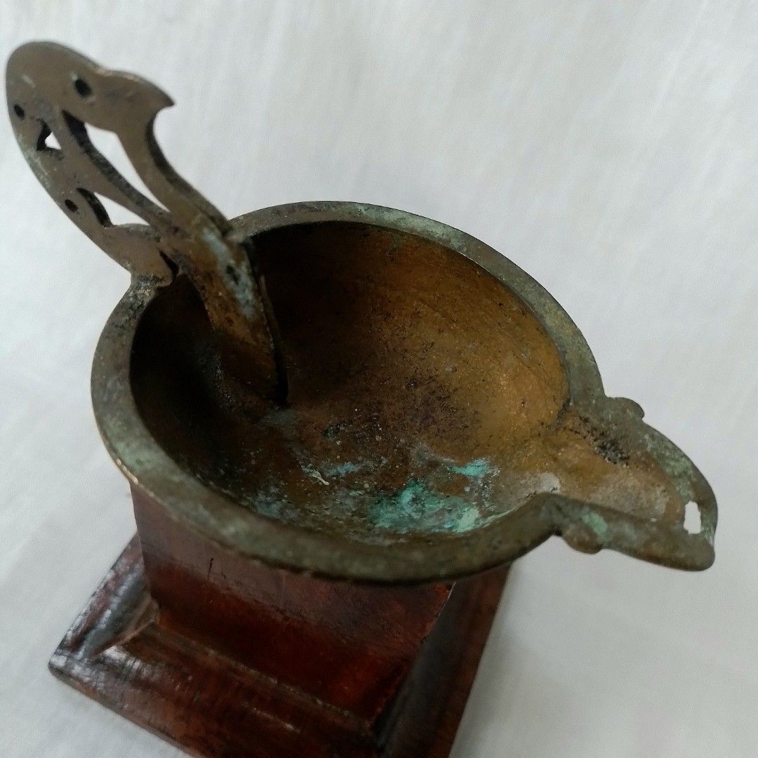 Lampu Minyak Antik Majapahit. Jawa Timur., Antik, Pajangan di Carousell