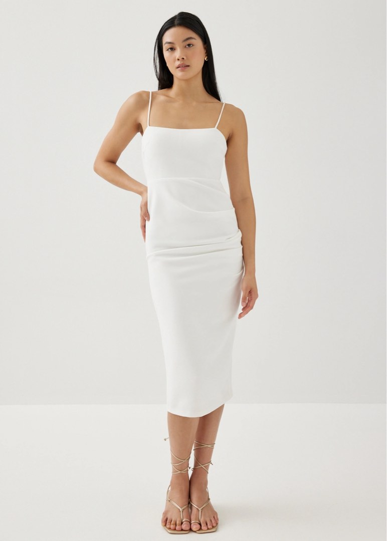 LB Mari Padded Low Back Dress in white, Women's Fashion, Dresses & Sets ...
