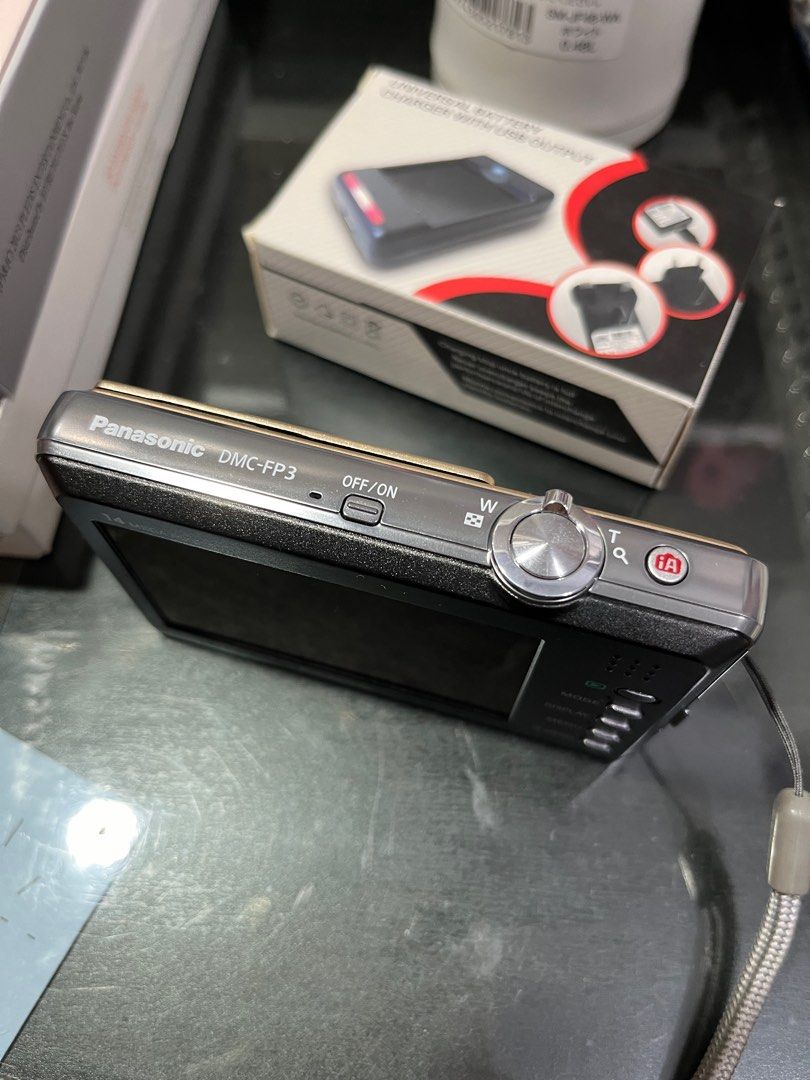Panasonic LUMIX DMC-FP3 CCD數位相機 限定色, 相機攝影, 相機在旋轉拍賣
