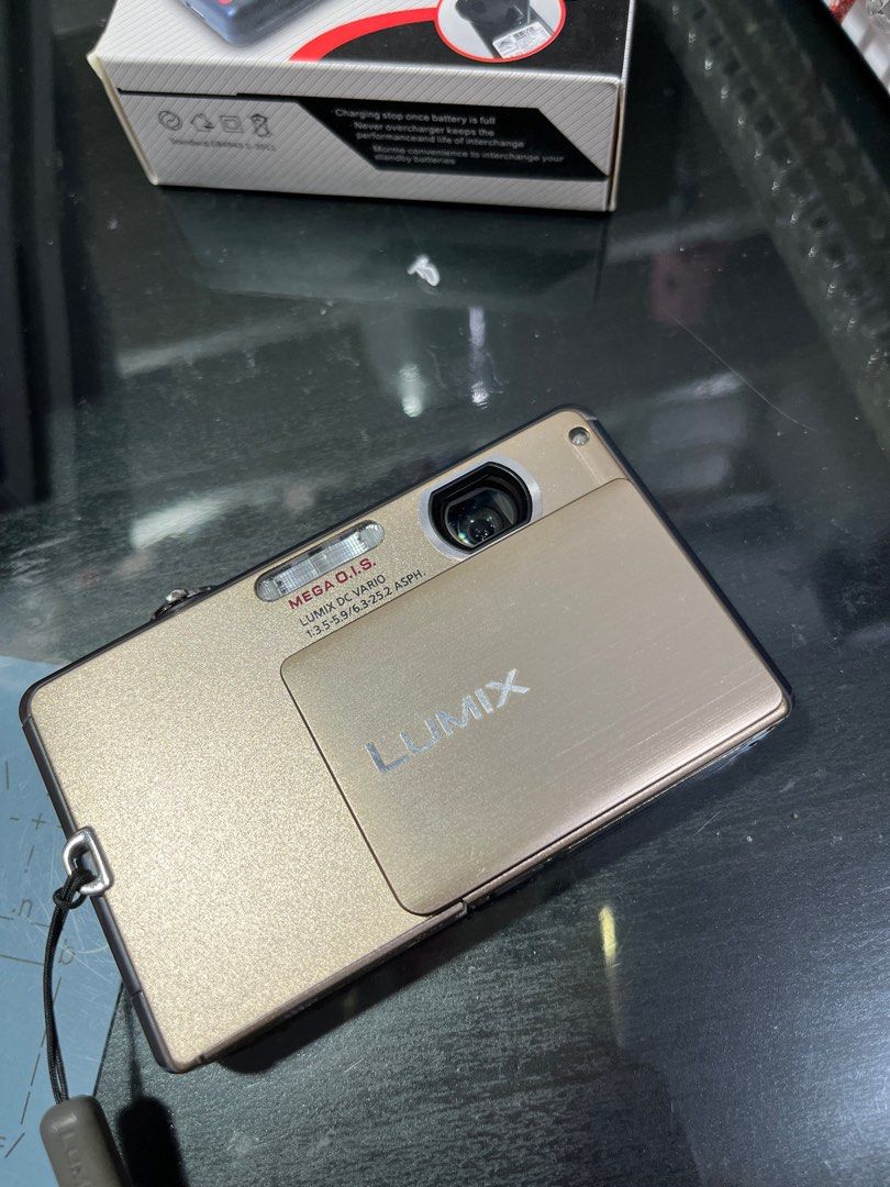 Panasonic LUMIX DMC-FP3 CCD數位相機 限定色, 相機攝影, 相機在旋轉拍賣