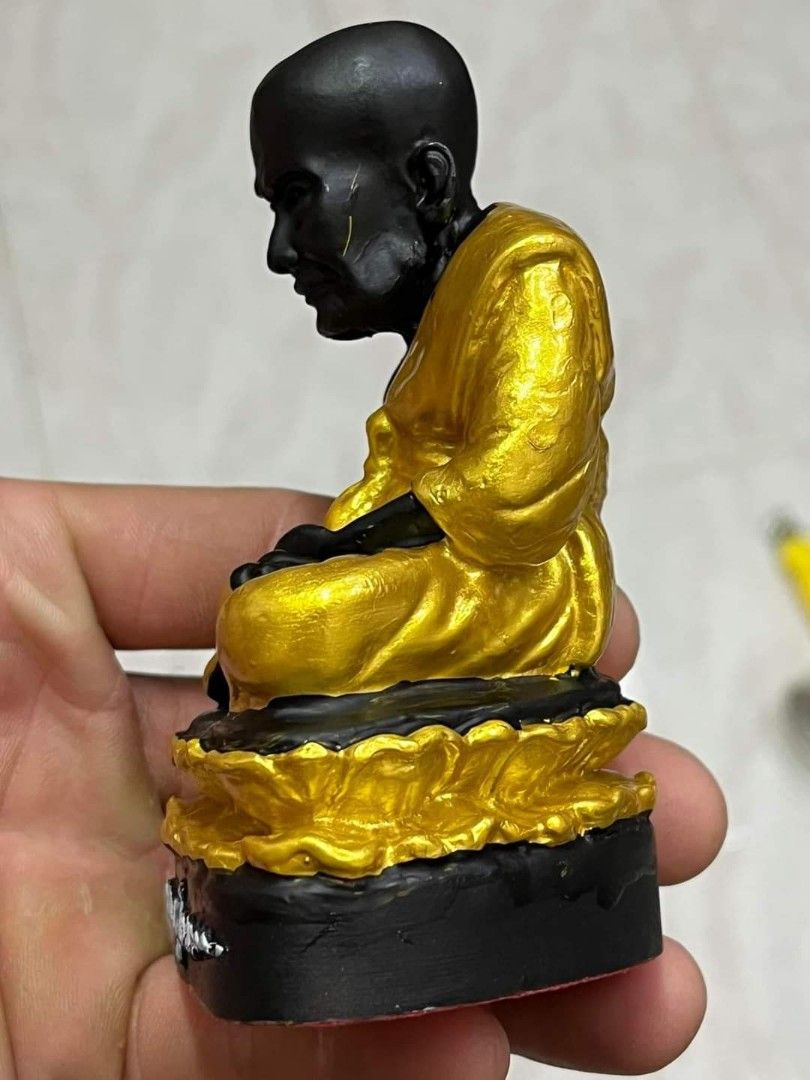 Thai Amulet LP thuad bucha 2558 free 1 LP thuad, Hobbies & Toys ...