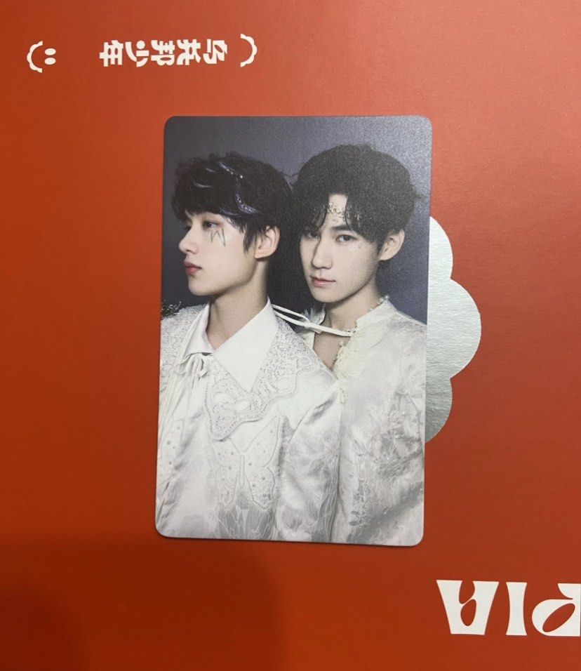 TNT 時代少年團 二專 烏托邦少年 UTOPIA 小卡 官方正版, 書籍、休閒與玩具, 收藏、紀念品, 明星週邊在旋轉拍賣