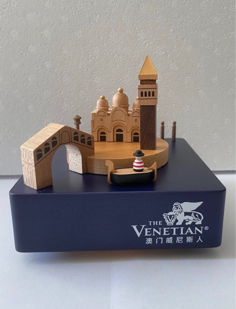 Wonderful Life The Venetian Sankyo Moving Wooden Musical Music Box Disney Winnie the Pooh Phone ...