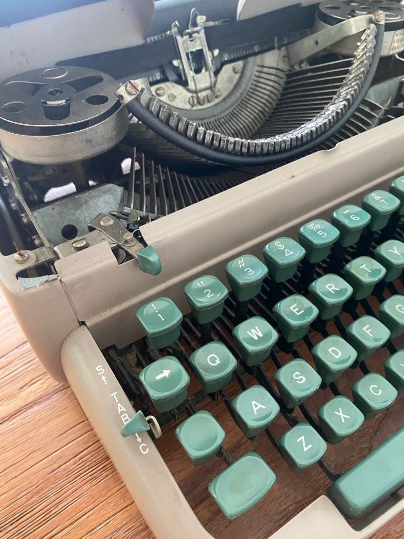 1950s Remington Quiet Riter Eleven 11 Portable Typewriter in Working ...