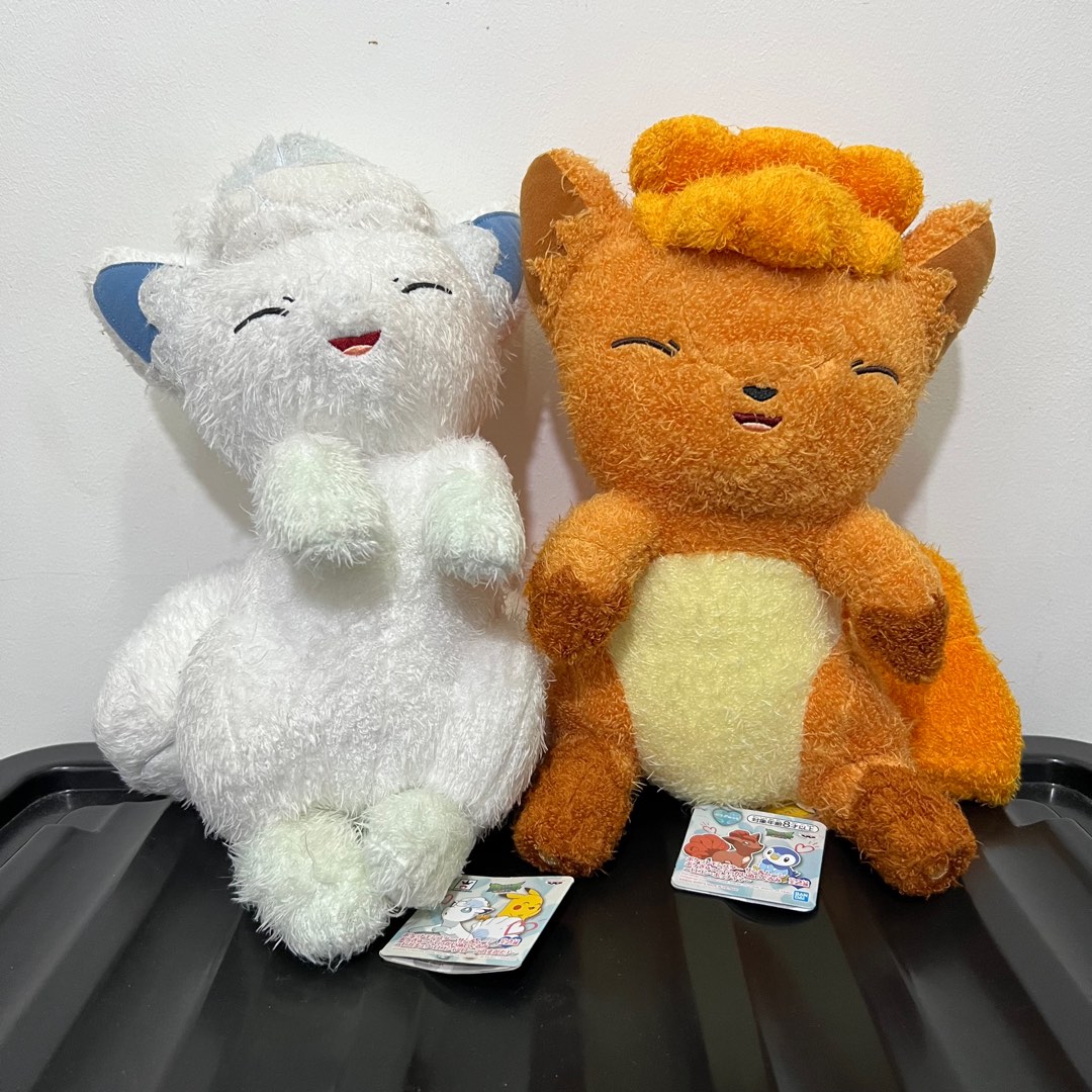 BUNDLE! Alolan & Regular Vulpix Pokemon, Hobbies & Toys, Toys & Games ...