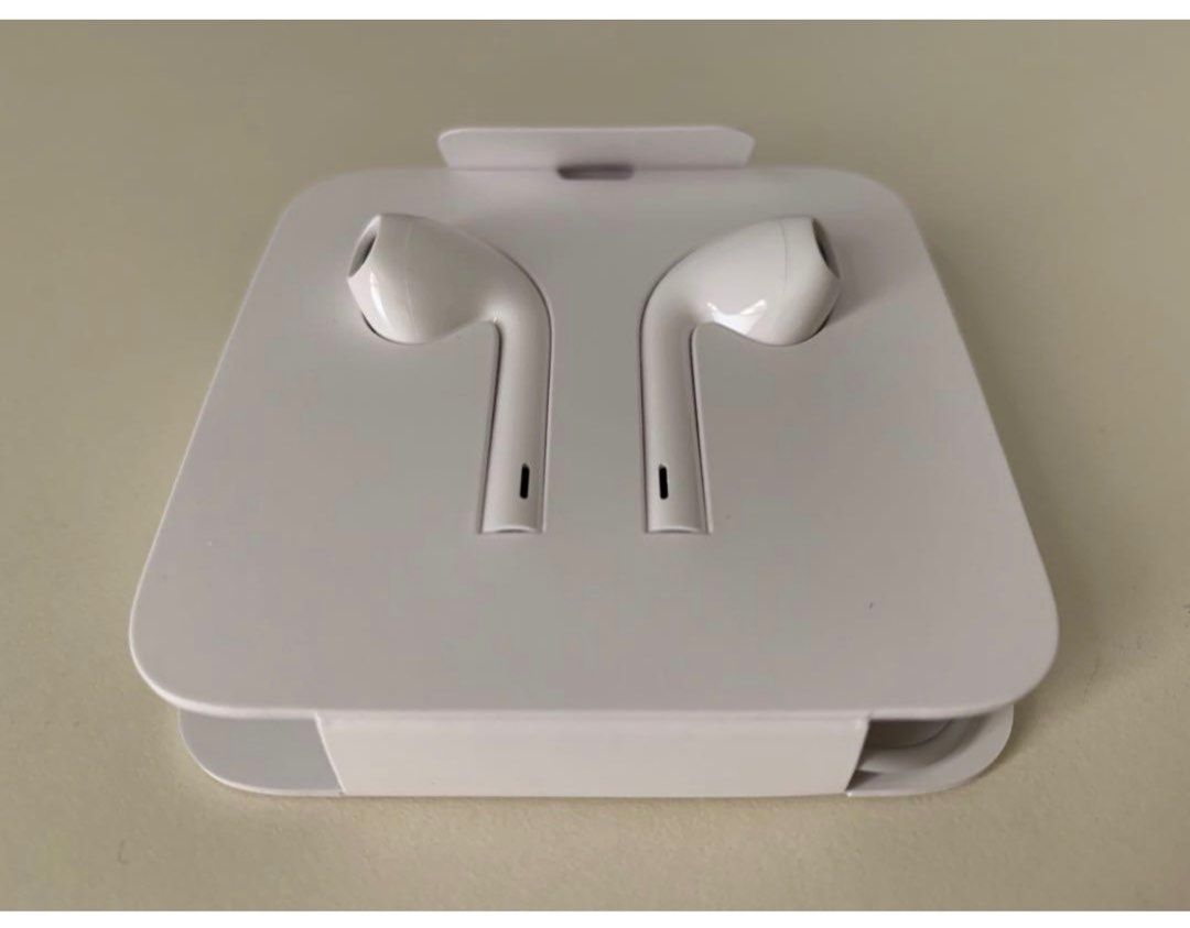 Apple Earpods with lightning connector, Mobile Phones & Gadgets, Mobile ...