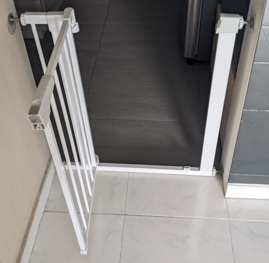 Baby Safety Gate, Babies & Kids, Baby Nursery & Kids Furniture, Safety ...