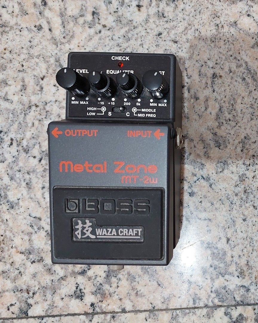 Boss Metal Zone (Waza Craft) MT-2w Effects Pedal for Electric Guitar ...