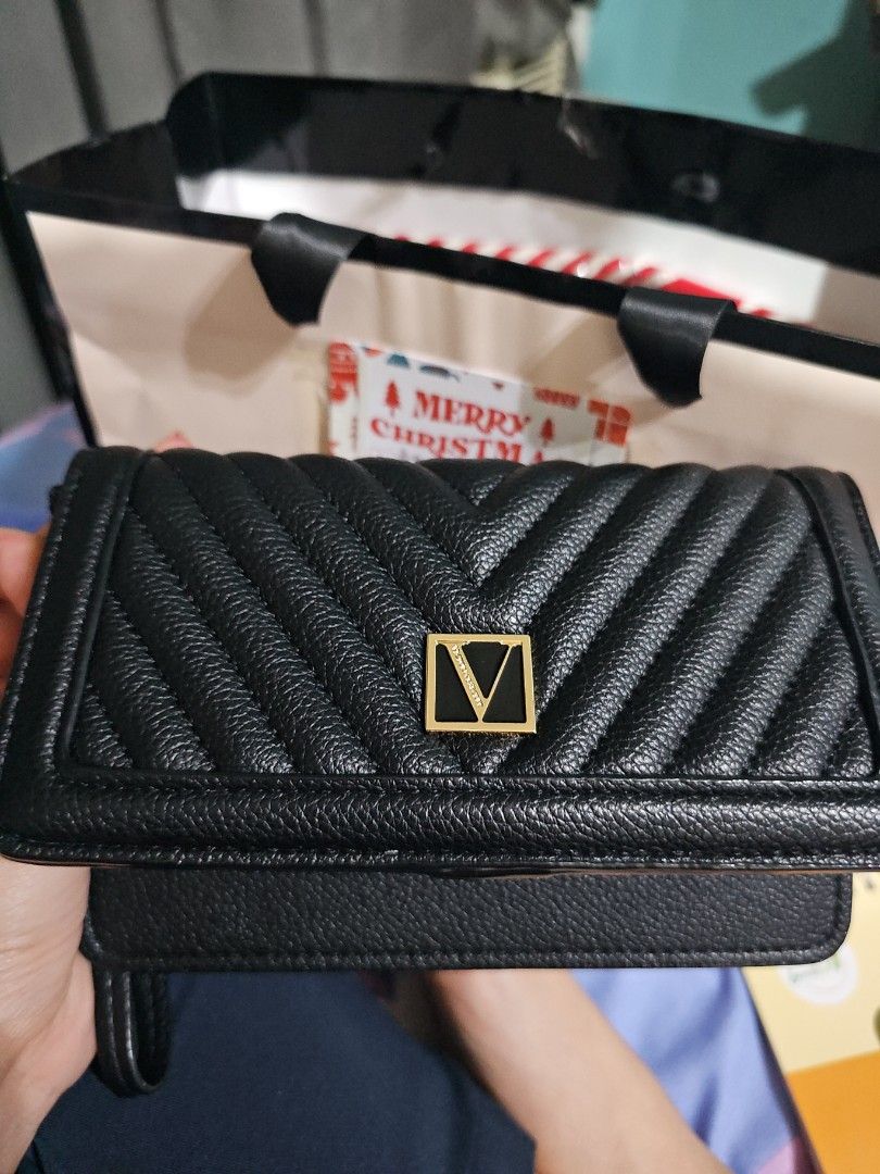 BRAND NEW Victoria's Secret Wristlet/Wallet, Women's Fashion, Bags ...