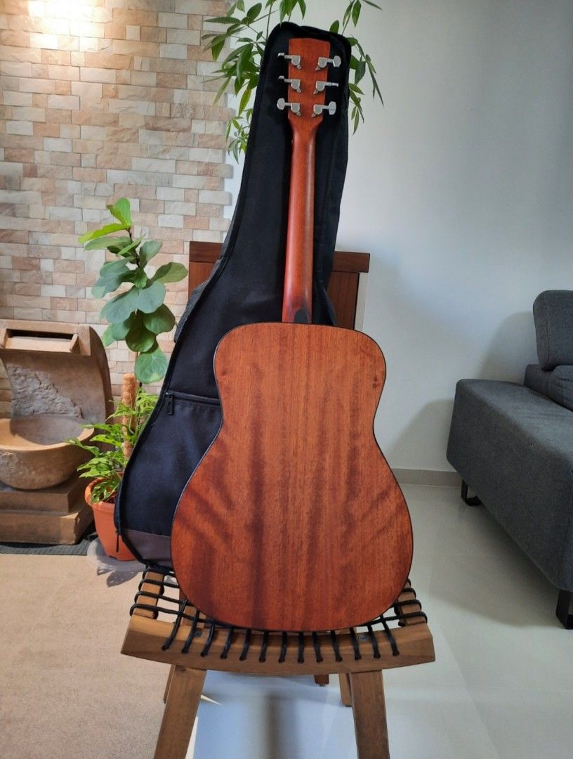 Cort AF510M-OP Acoustic Guitar w/Bag, Mahogany + Capo, Hobbies & Toys ...