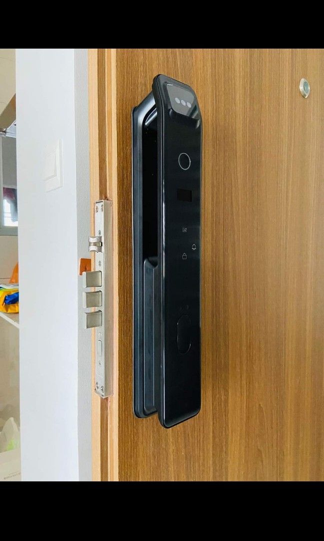 Digital lock wif gate bundle hdb condos, Furniture & Home Living ...